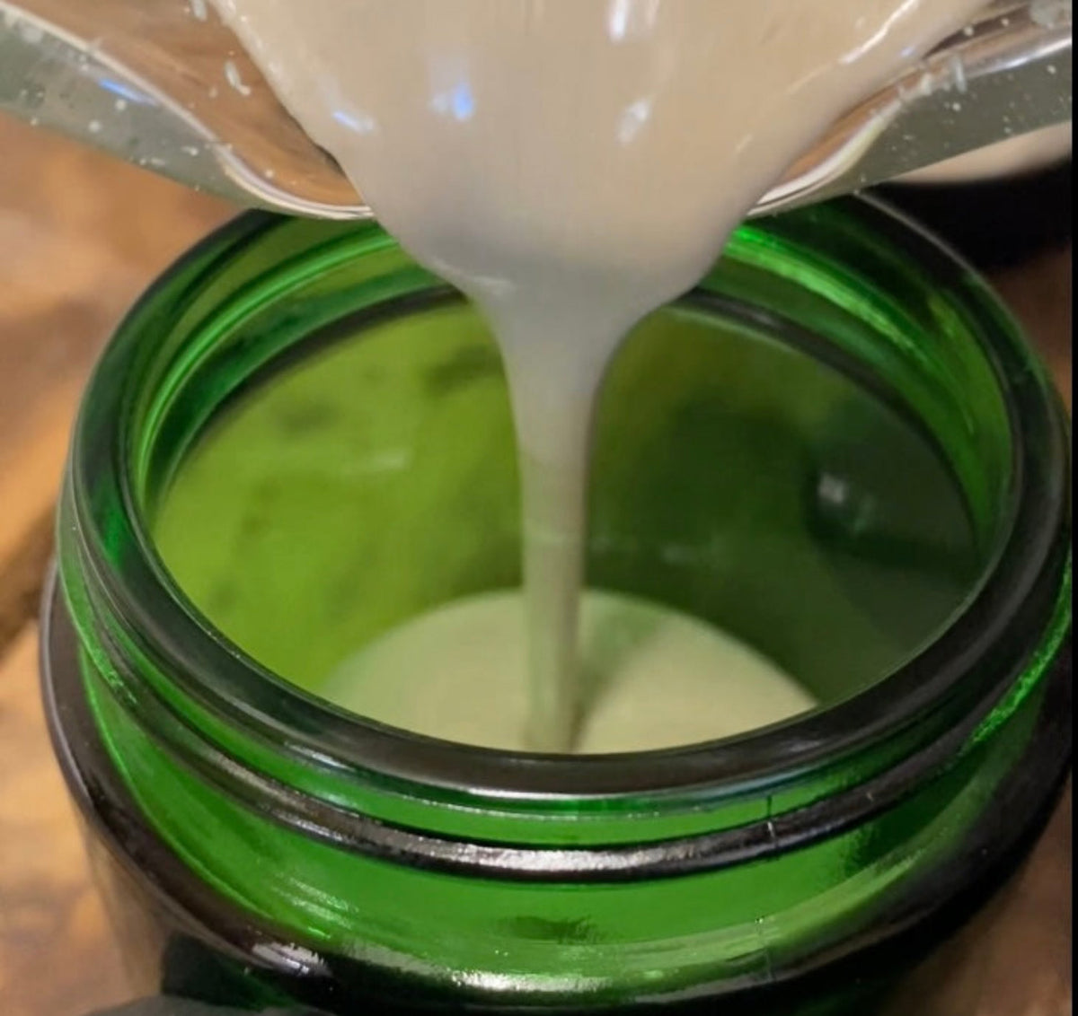 Ol' Saint Nick Organic Clay Hair Pomade – SUDSY BEAR SOAP COMPANY